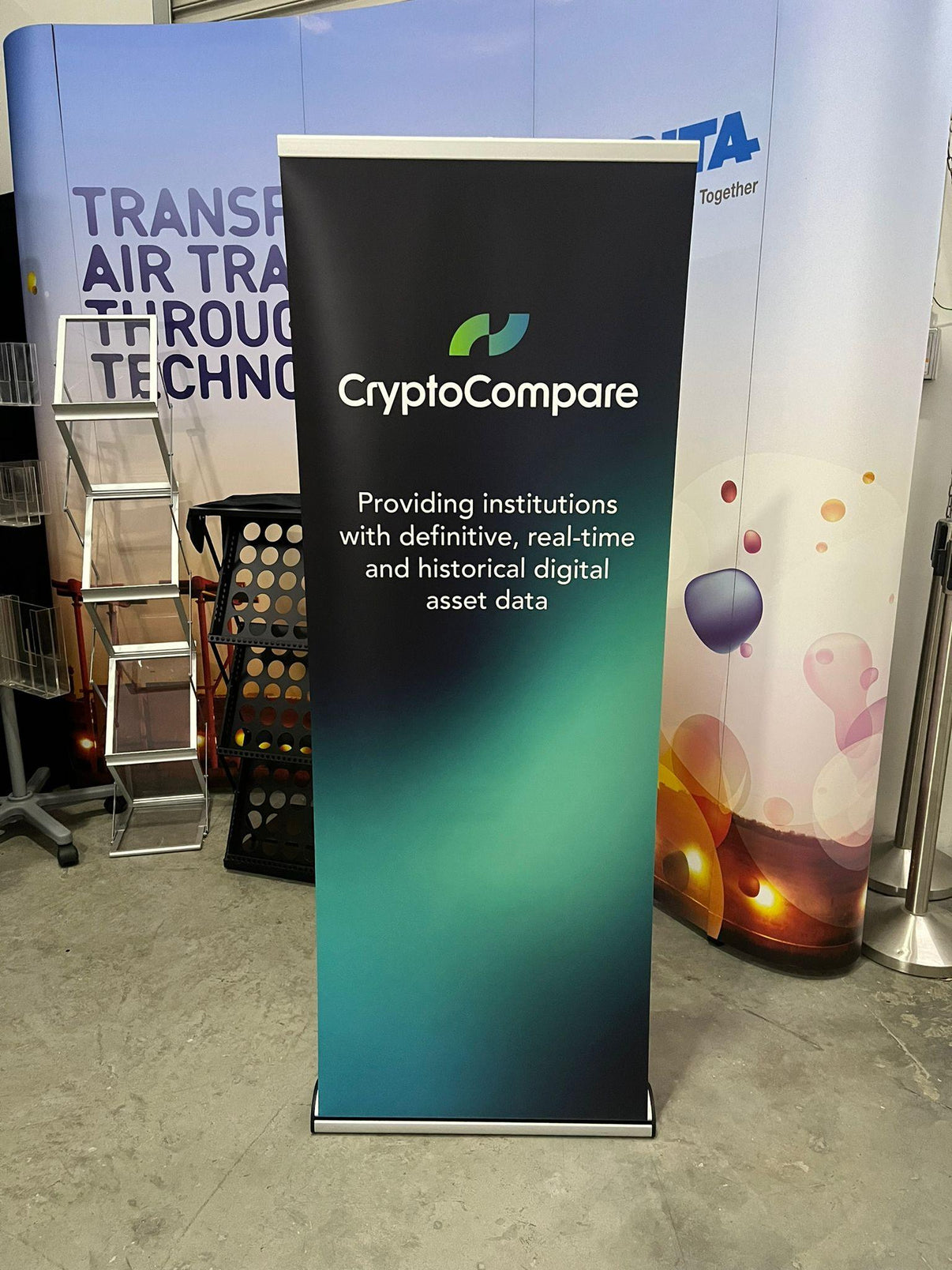 PULL UP STAND DELUXE SERIES - Best Pull Up Banner, Roll Up Banner ...